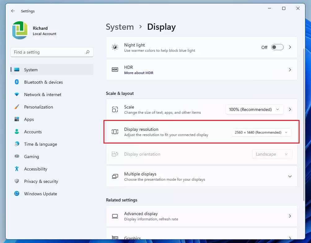How to Adjust the Screen Resolution on Windows 11 - Geek Rewind