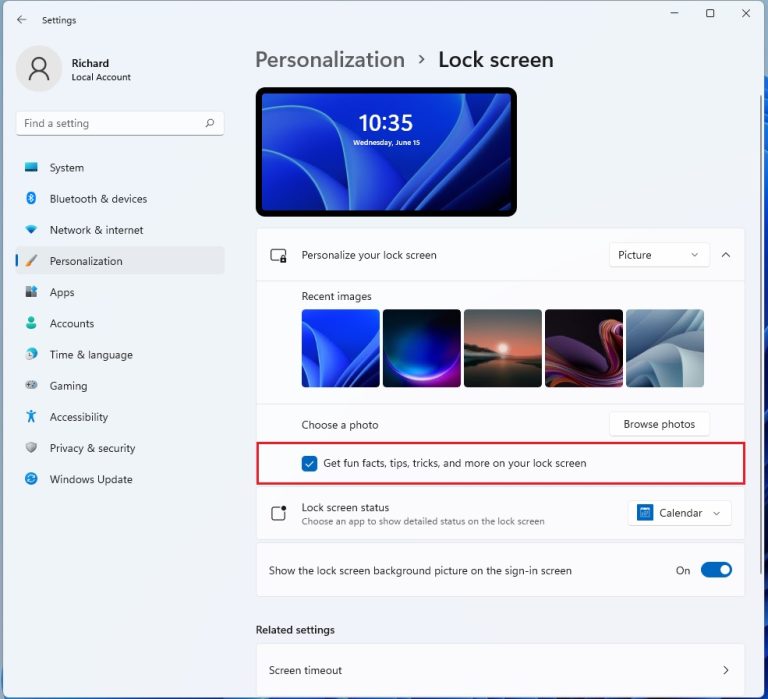 Enable Fun Facts on Windows 11 Lock Screen - Geek Rewind