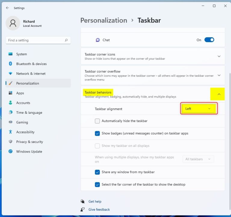 Align Taskbar: Left or Center in Windows 11 - Geek Rewind