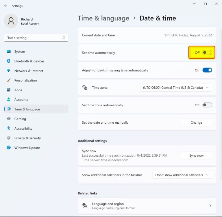 Manual Date and Time Adjustment in Windows 11 - Geek Rewind