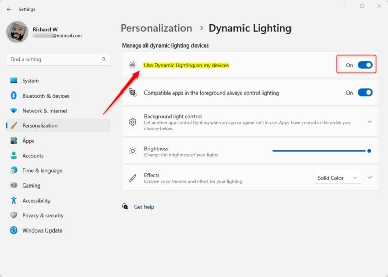 How to Turn On or Off Dynamic Lighting in Windows 11 - Geek Rewind